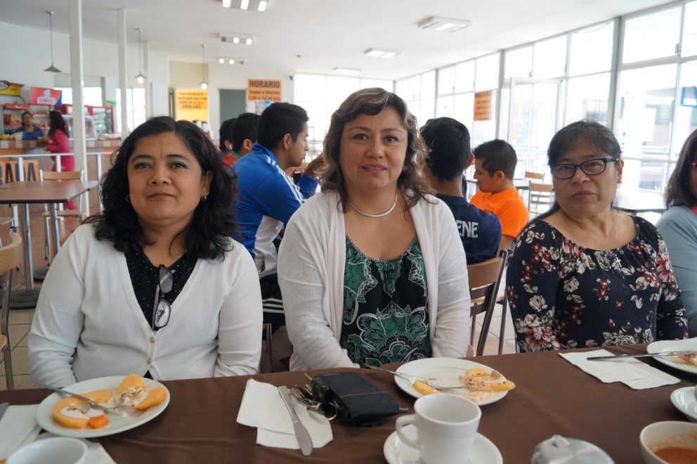 Becene celebra a las educadoras, en su día. | Normal del Estado de San ...