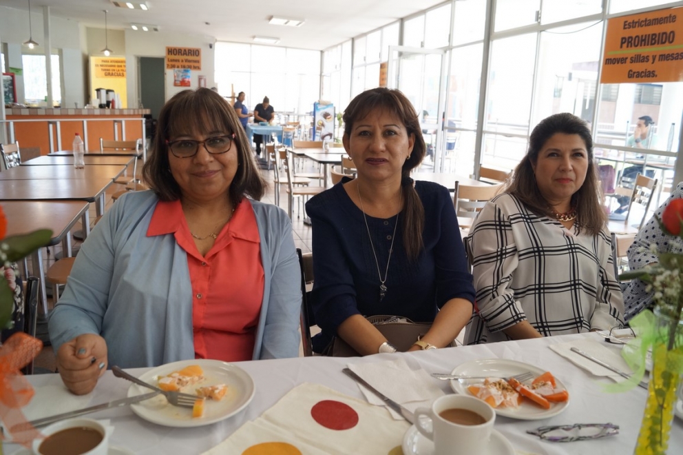 Becene celebra a las educadoras, en su día. | Normal del Estado de San ...