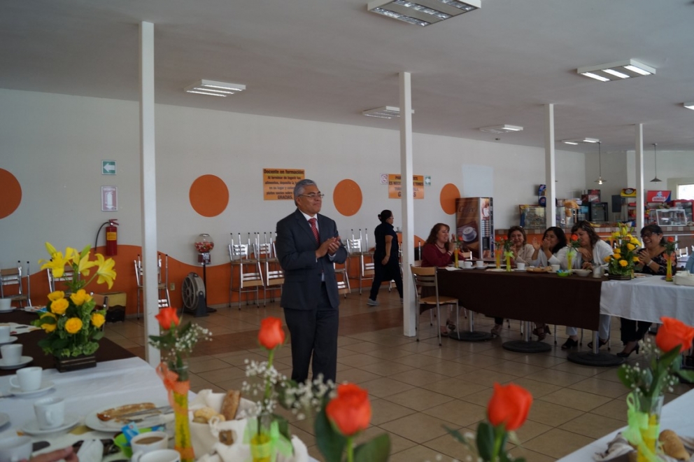 Becene celebra a las educadoras, en su día. | Normal del Estado de San ...